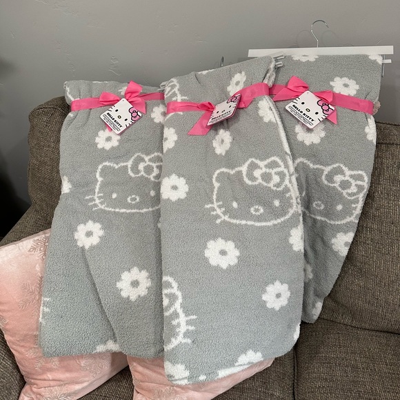 Sanrio | Bedding | Hello Kitty Tik Tok Viral Blanket | Poshmark